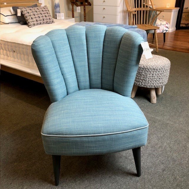 Home accent furnishings store
